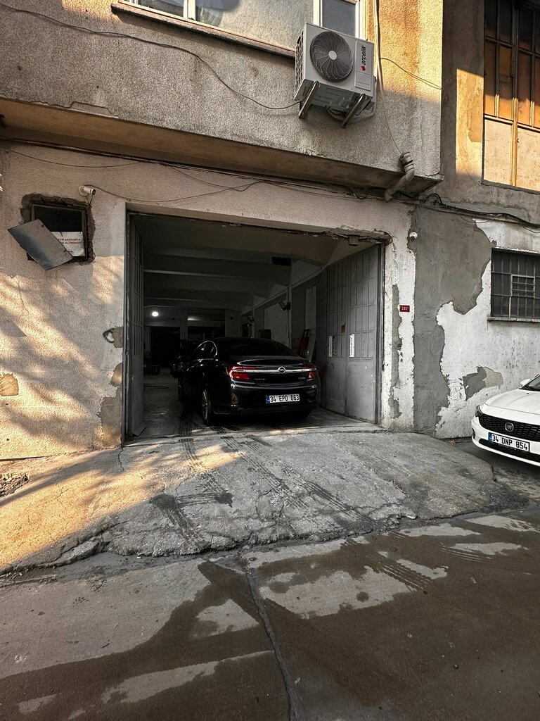Araba boyama Güven Otomotiv, İstanbul, foto