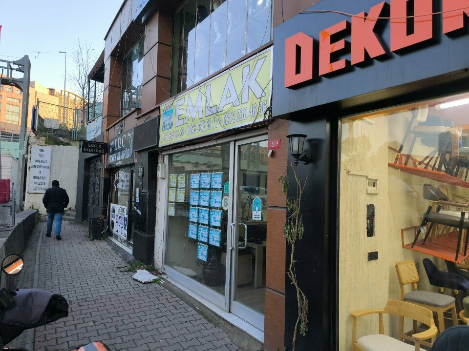 Emlak ofisi Ceylan Emlak, İstanbul, foto