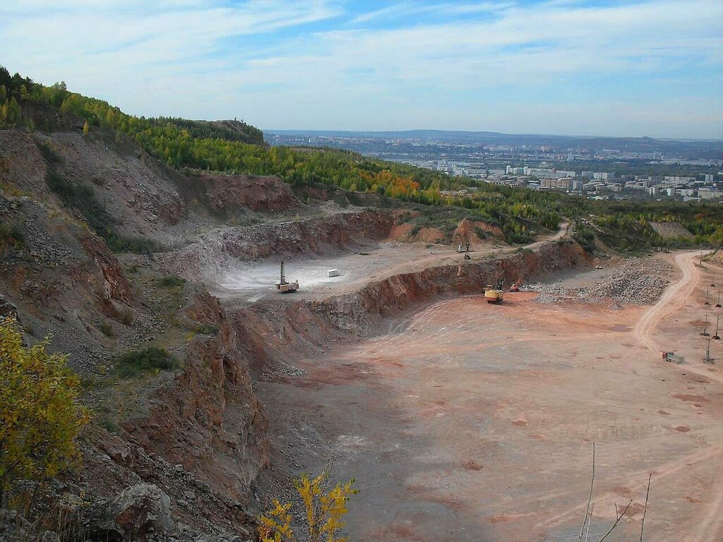 Madencilik işletmeleri Торгашинский карьер, Krasnoyarsk, foto