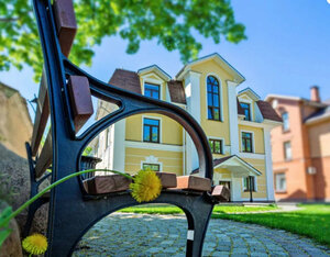 Fon Lutze (ulitsa Chkalova No:45, Gatchina), otel  Gatchina'dan
