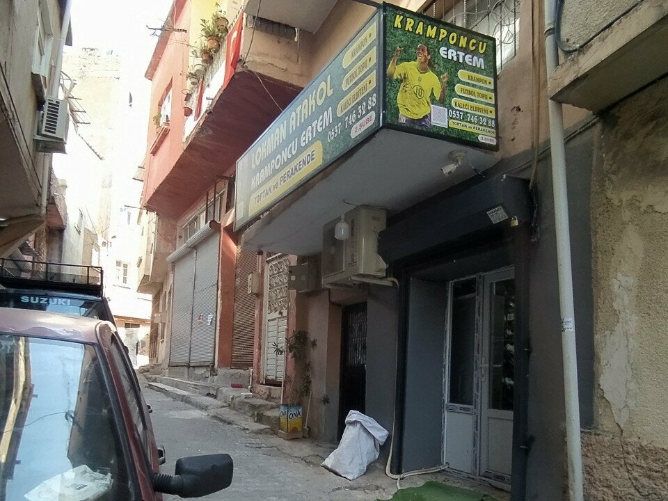 Ayakkabı mağazaları Kramponcu Ertem, Adana, foto