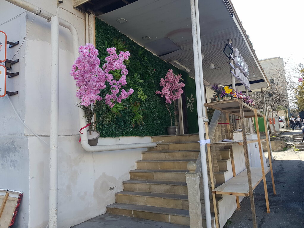 Çiçekçiler Bəyaz Flowers, Bakü, foto
