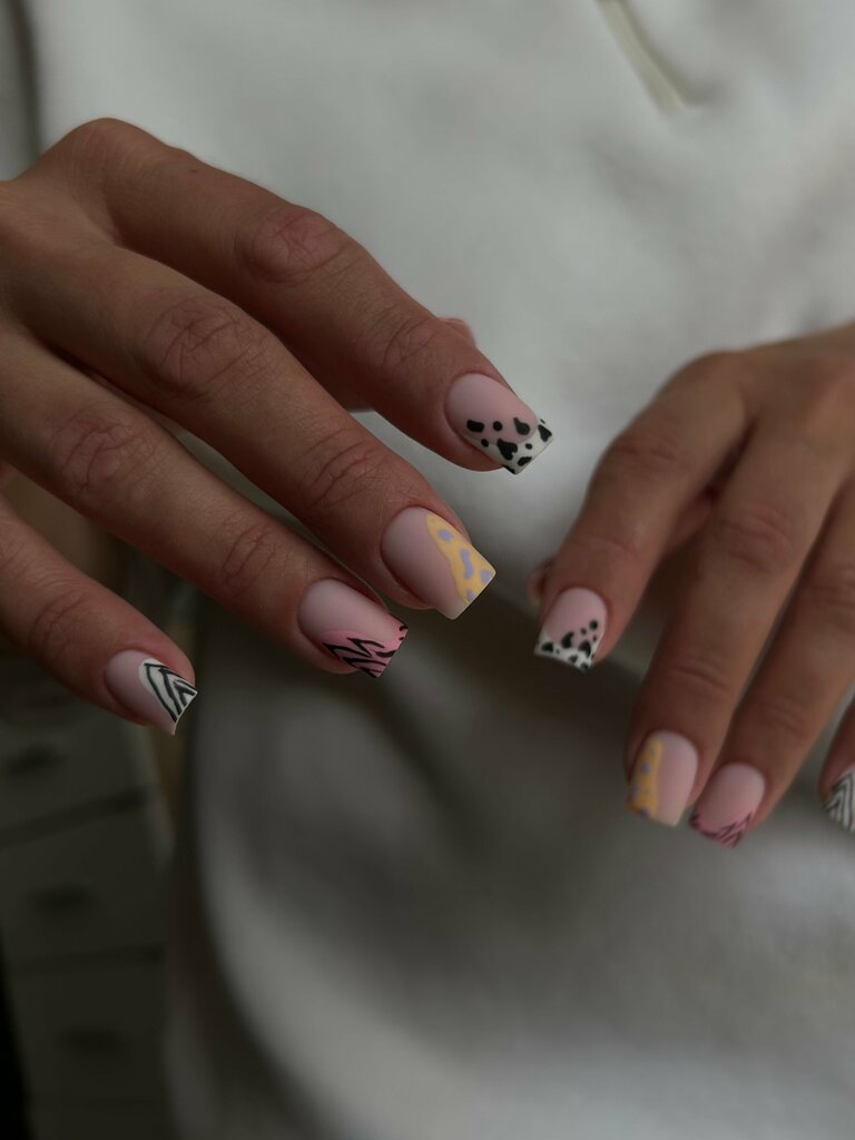 Manikür-pedikür Lyama_Nails, Koroliov, foto