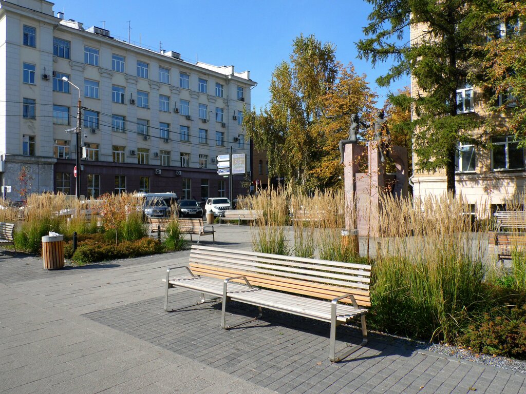 Park, sokak heykeli Адам и Ева, Krasnoyarsk, foto