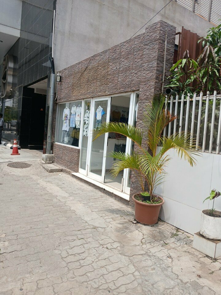 Giyim mağazası Boutique Maxinus, Loanda, foto