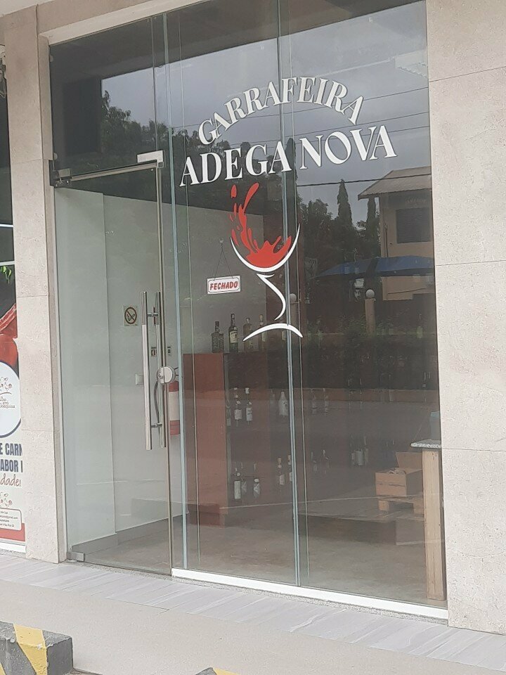Grafik tasarımcılar Garrafeira, Loanda, foto