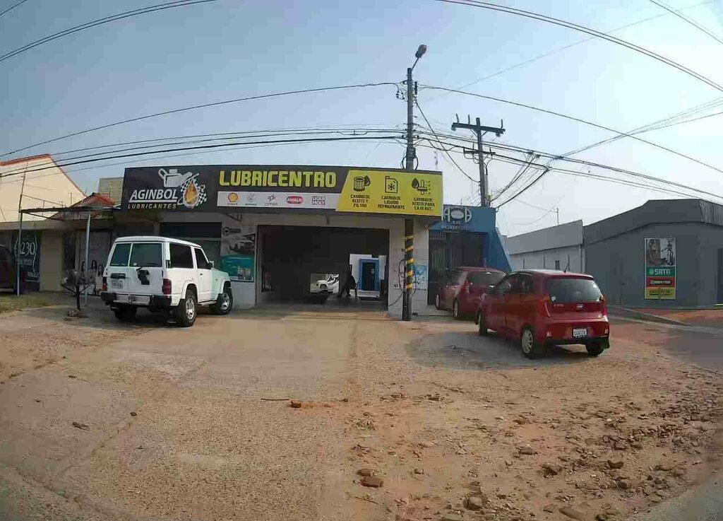 Express yağ değişim noktası Lubricantes Aginbol S. R. L., Santa‑Krus, foto