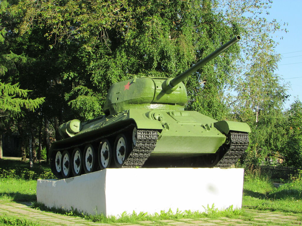 Teknoloji anıtı Танк Т-34, Belozersk, foto