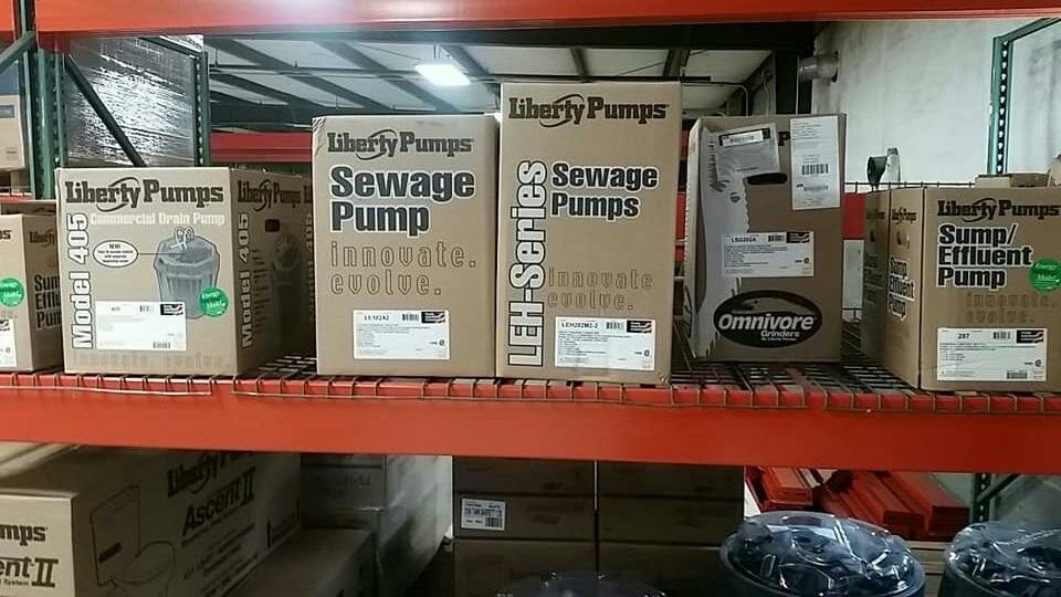 Su tesisatı ekipmanları Thompson Plumbing Supply, Chattanooga, foto