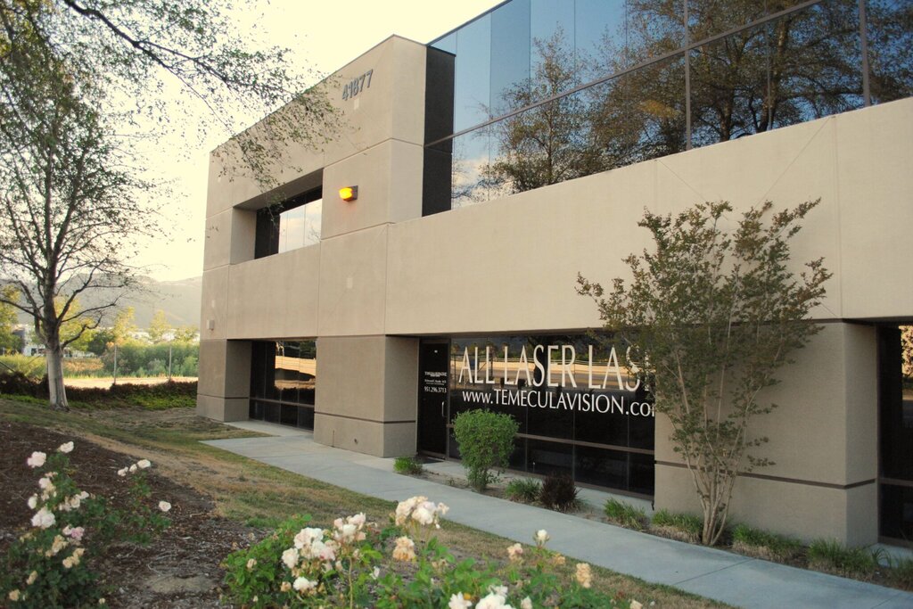 Optik Pacific Eye Institute, Temecula, foto