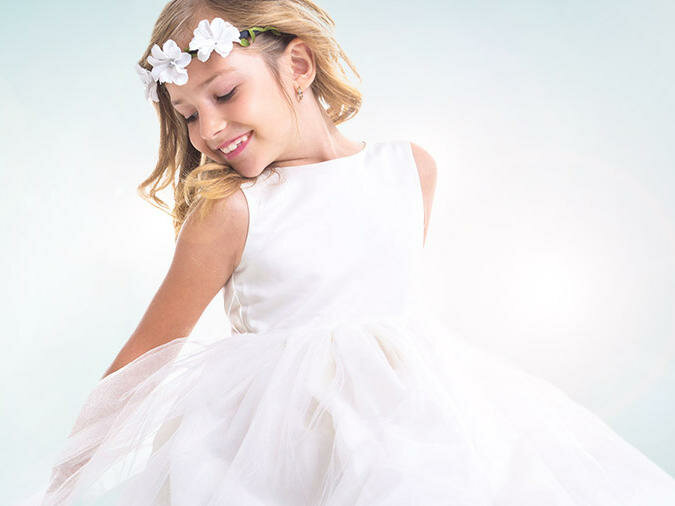 Giyim mağazası Love IT! at Stella's Bridal & Fashions, Westminster, foto