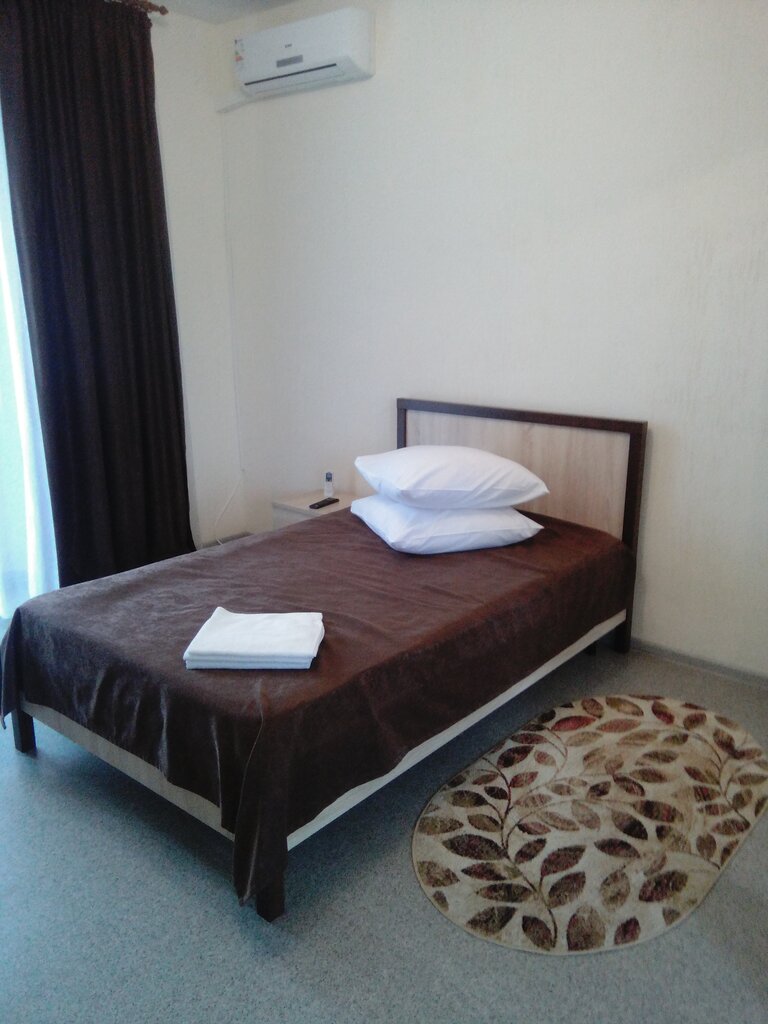 Otel E-moe, Usman, foto