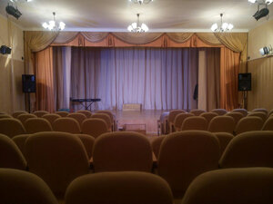 Teatr Bums (ulitsa Lenina No:25к6), tiyatrolar  Slantsy'den