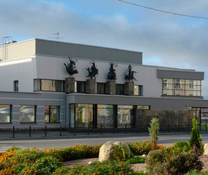 National Theatre of Karelia (Karla Marksa Avenue No:19), tiyatrolar  Petrozavodsk'tan