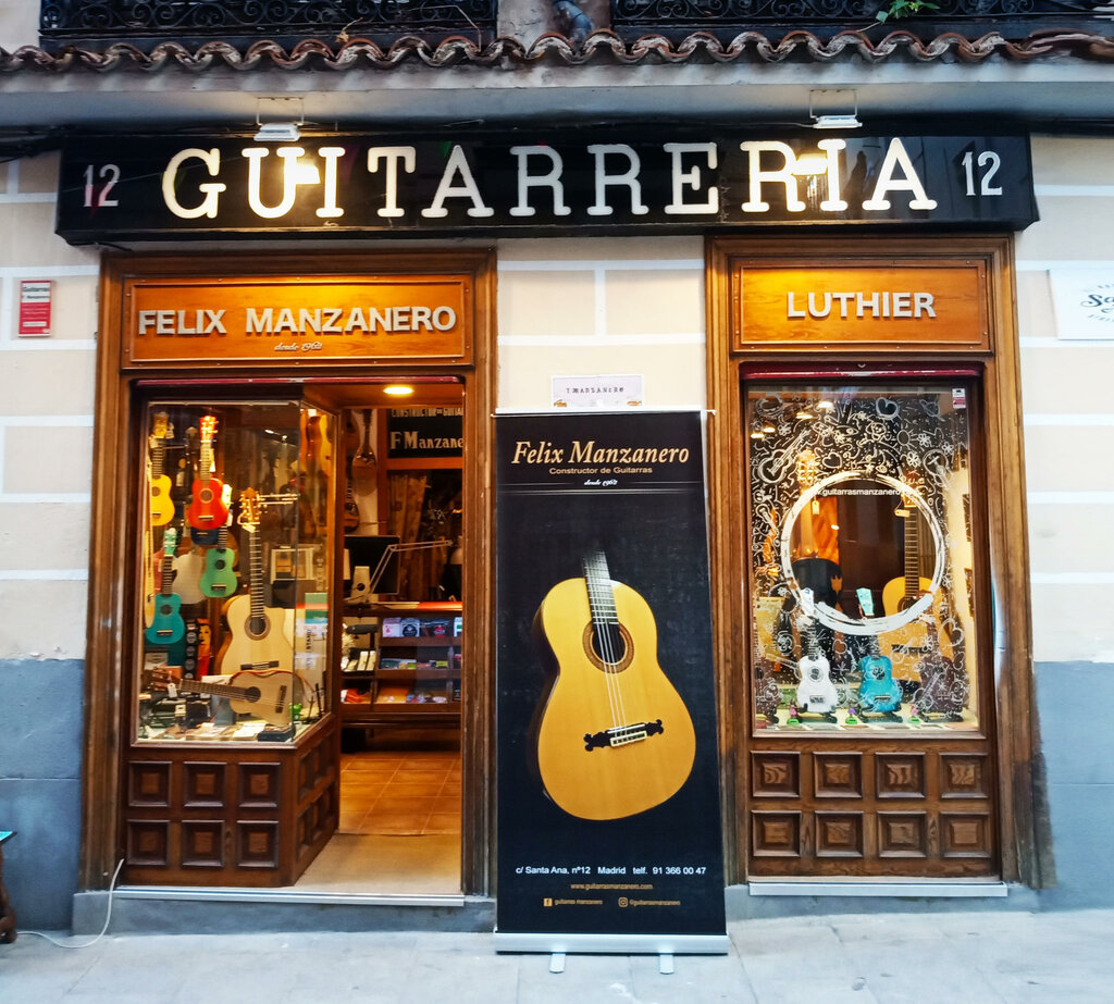 Müzik enstrumanların tamiri Guitarras Manzanero, Madrid, foto