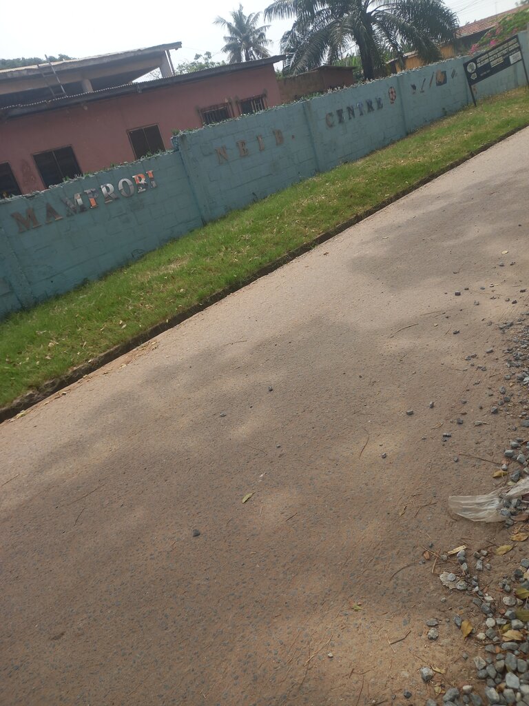 Devlet kurumları ve bakanlıklar Mamprobi Neib Centre, Akra, foto