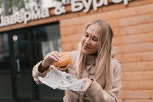 Burger bro (Molodyozhnaya ulitsa No:8А), kafe  Solikamsk'tan