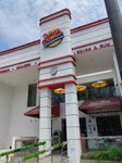 Johnny Rockets (Distrital Miraflores, El Rosedal, Avenida Alfredo Benavides, 1777), fast food  Lima Bölgesi'nden