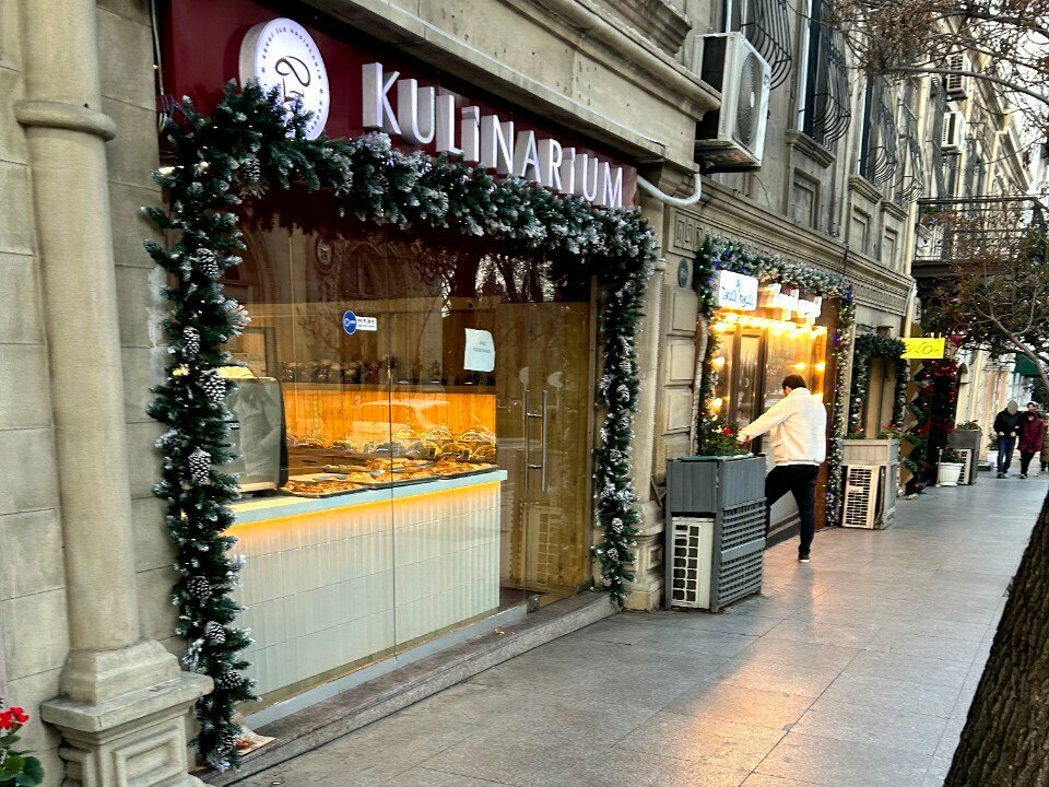 Pasta, şekerleme ve tatlı Kulinarium Istiqlaliyyat, Bakü, foto