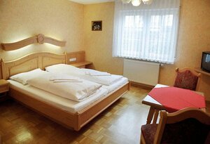 Adler Gaststube Hotel Biergarten (Babstadter Straße No:26, Bad Rappenau), otel  Bad Rappenau'dan