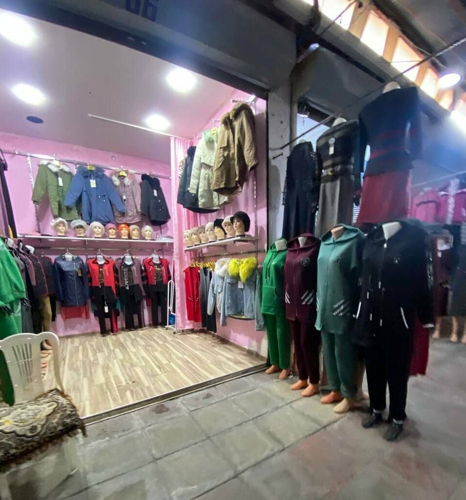 Giyim mağazası Qadın geyimləri, Mingeçevir, foto