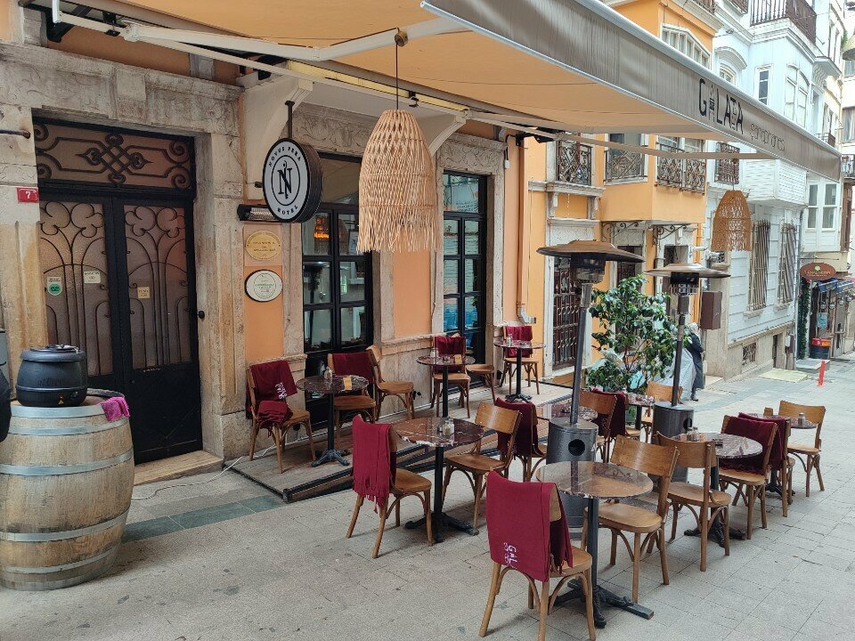 Kafe Galata Şaraphanesi, İstanbul, foto