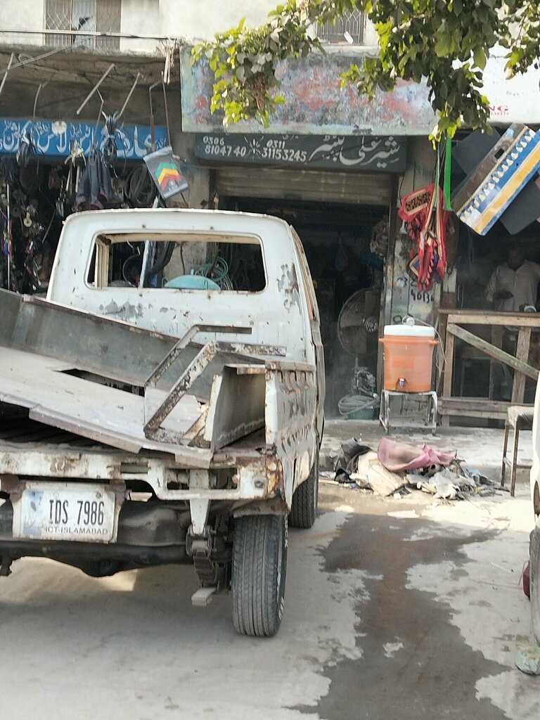 Otomobil servisi Sher Ali Painter, Rawalpindi, foto