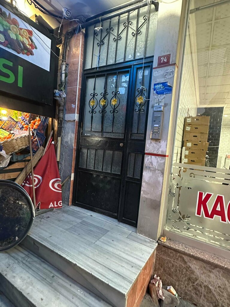 Kuaförler Nehir Bayan Kıaförü, İstanbul, foto