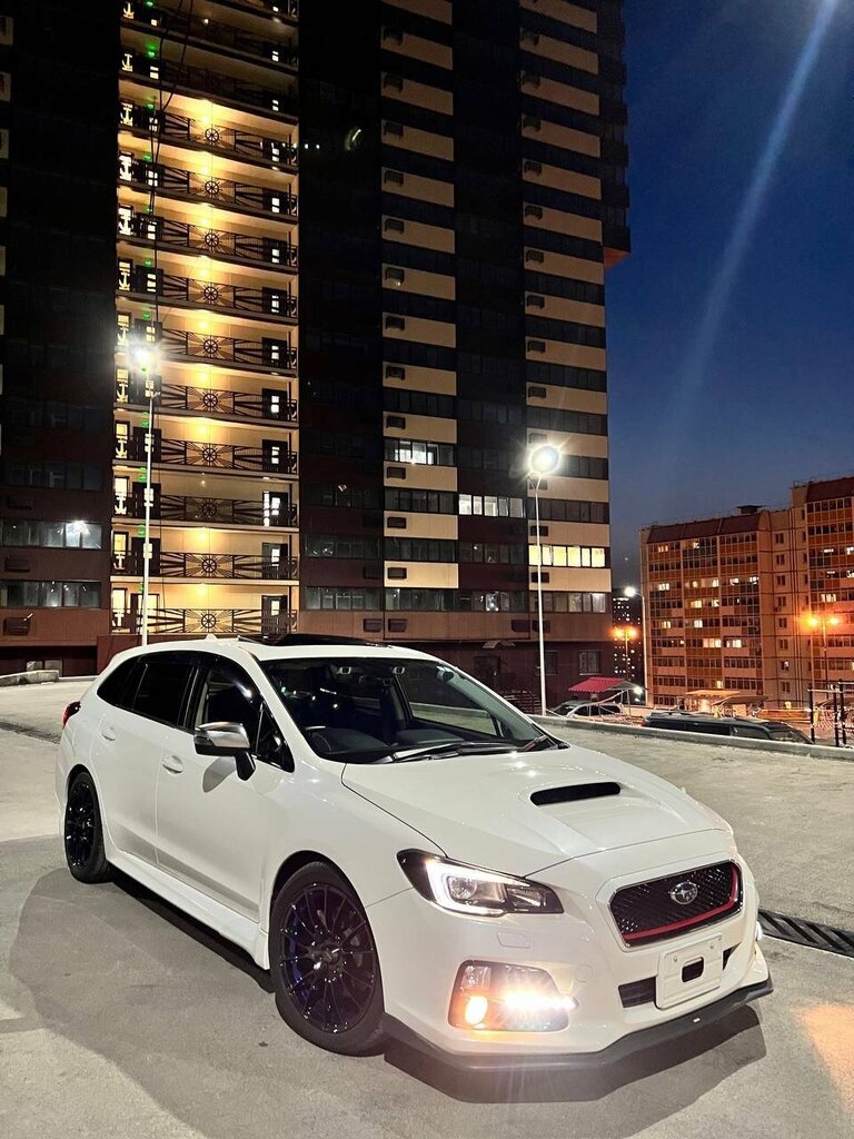 Otomobil açık artırması Auto Corporation, Vladivostok, foto