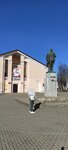 ДК Воровского (Partizanskaya ulitsa No:11), sinemalar  Novosokolniky'den