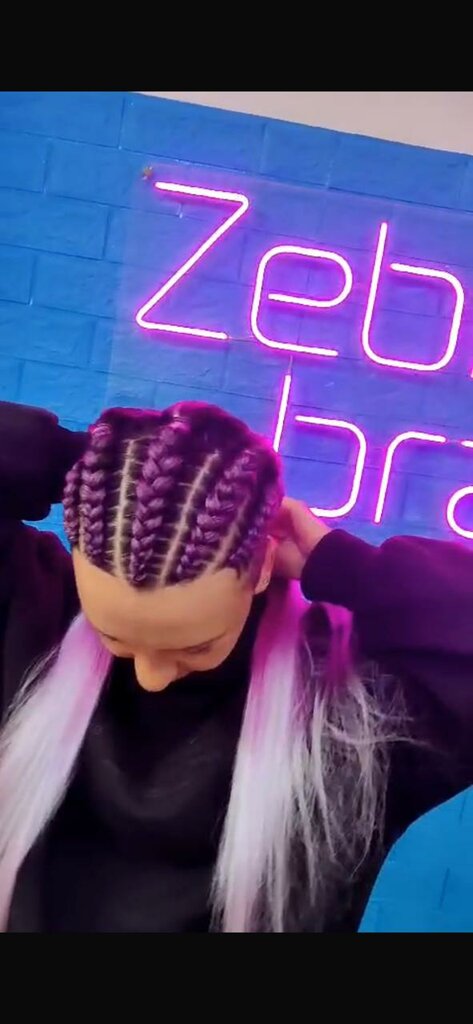 Kuaförler Zebra braid, Moskova, foto