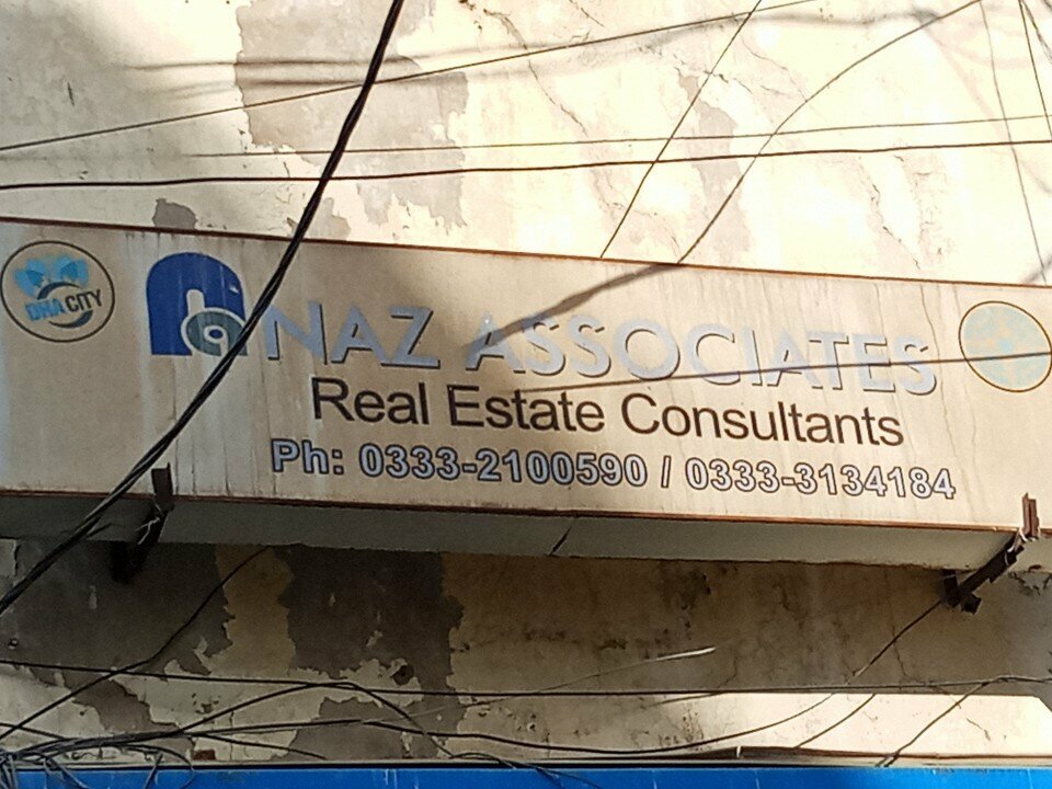 Emlak ofisi Naz associates, Karaçi, foto