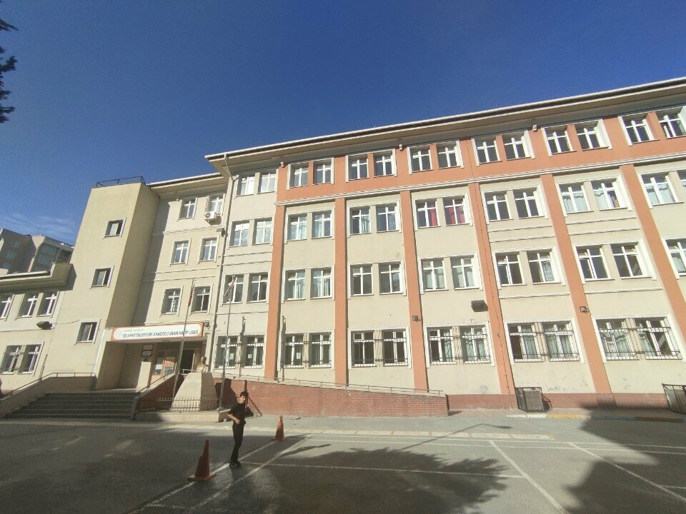 Lise Selahattin Eyyubi Anadolu İmam Hatip Lisesi, İstanbul, foto
