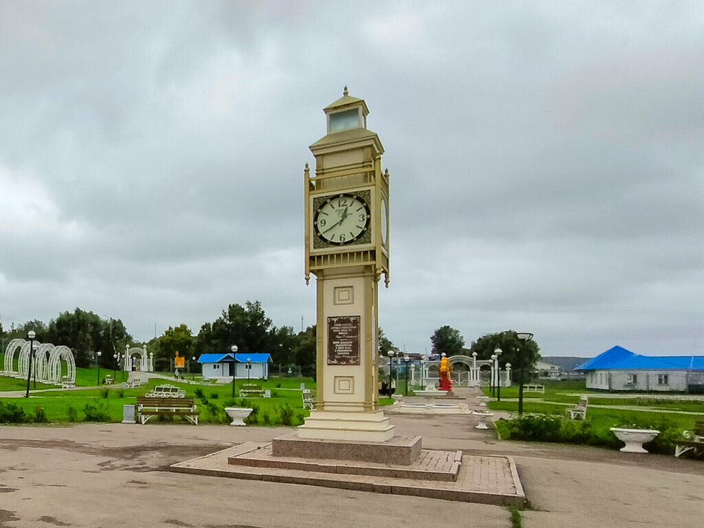 Park, sokak heykeli Чистопольский мини Биг Бен, Çistopol (Çistey), foto