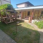 Guest house Trudovaya 6 (Трудовая улица No:6, посёлок городского типа Новофёдоровка), konuk evi  Kırım Cumhuriyeti'nden