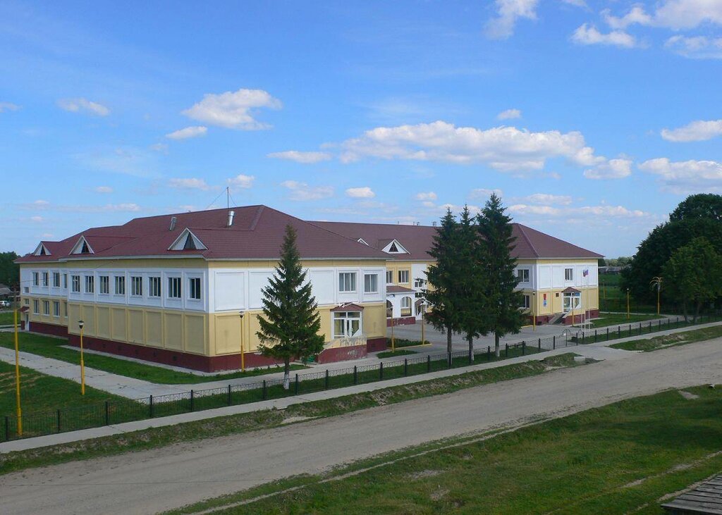 Ortaokul Maou Krasnoyarskaya sredneobrazovatelnaya shkola im. G. N. Koshkarova, Tümen (Tiumenskaya) oblastı, foto