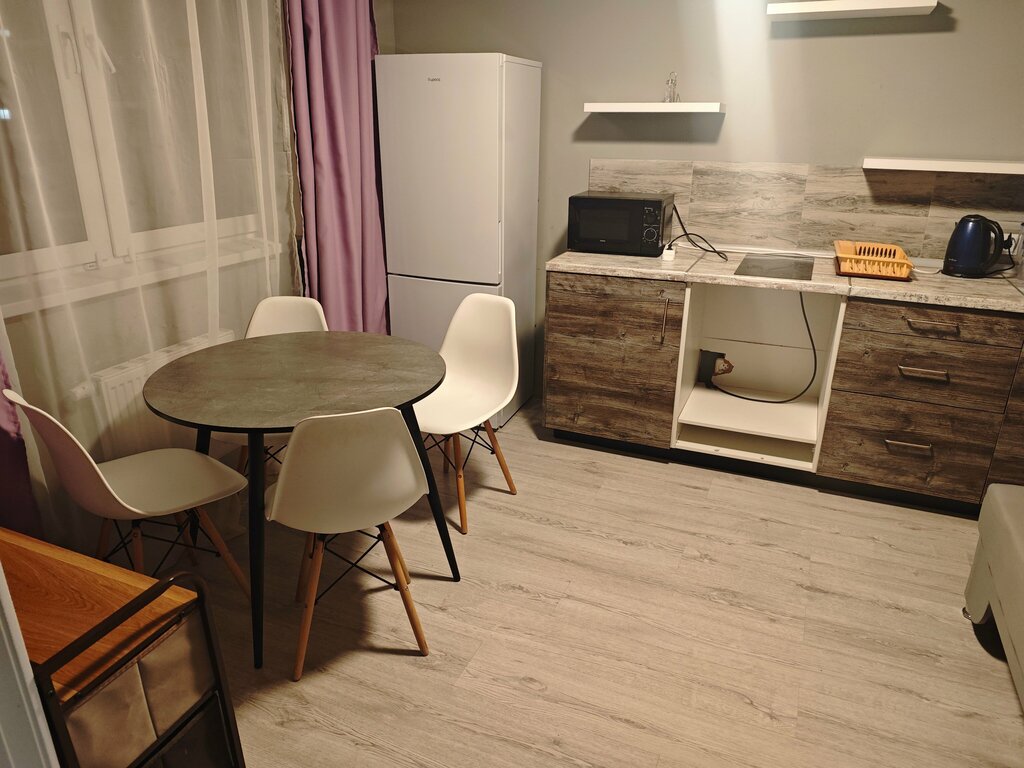 Otel Апартаменты Гости Любят у метро Новопеределкино. Бирюзовая, Moskova, foto