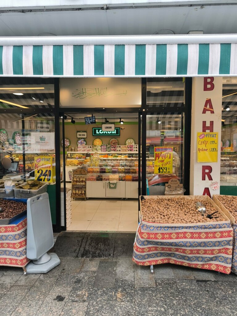 Kuruyemiş, atıştırmalık, kuru meyve Beşefe Kuruyemiş, İstanbul, foto
