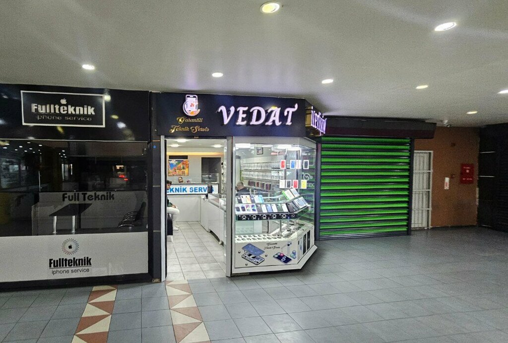 Cep telefonu ve aksesuarları satış mağazaları Vedat İletişim, Adana, foto