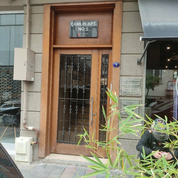 Psikiyatrist Dr. Nur Erdengiz, İzmir, foto