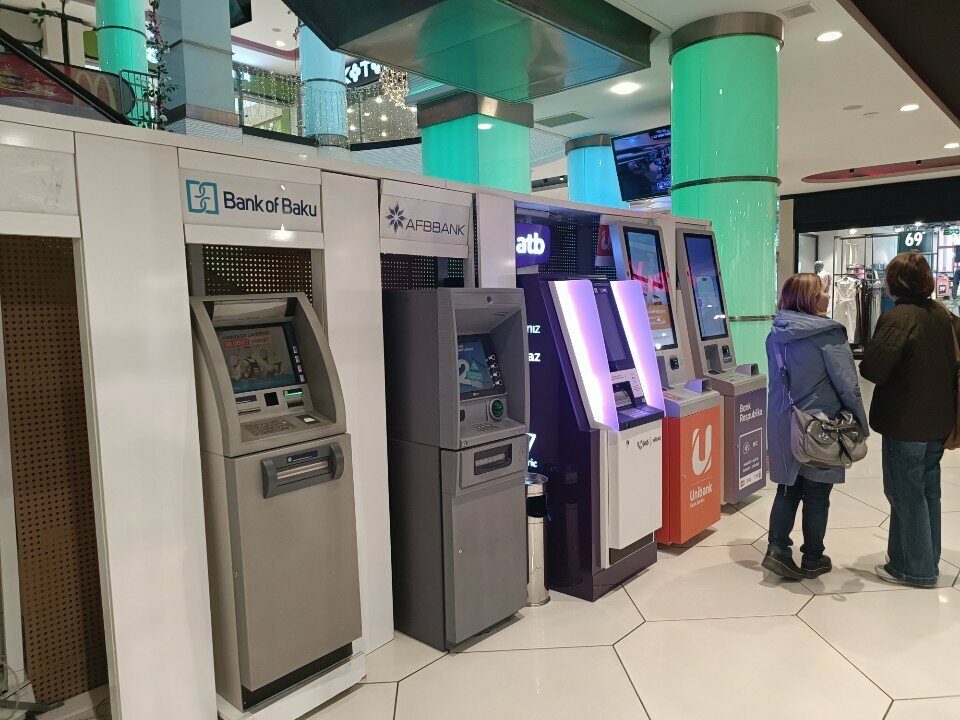 ATM'ler Bank Respublika, Bakü, foto