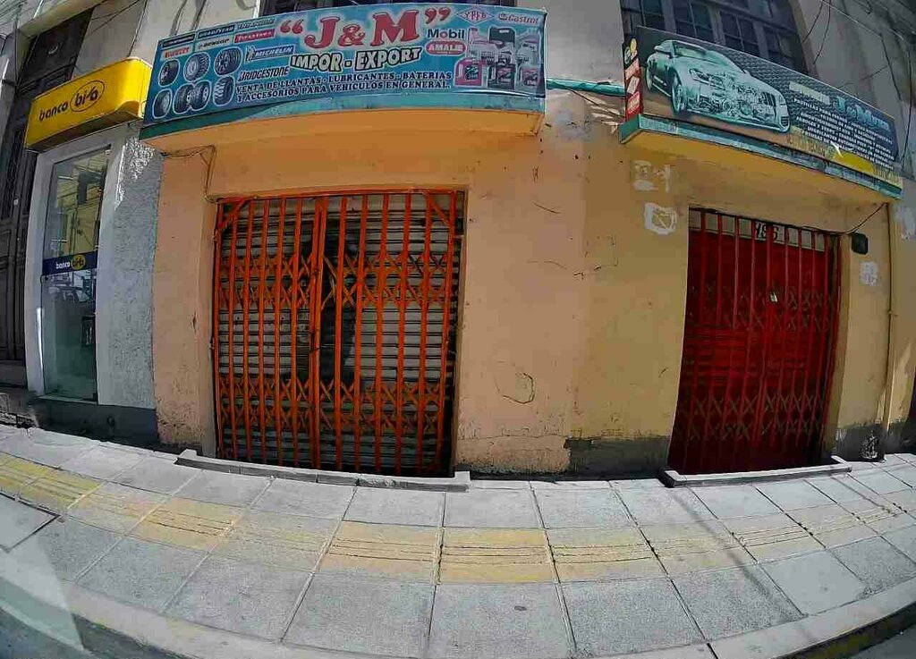Motosiklet yedek parçaları J&m, La Paz, foto