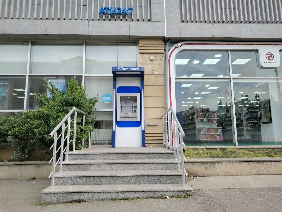 ATM'ler Turan Bank, Bakü, foto