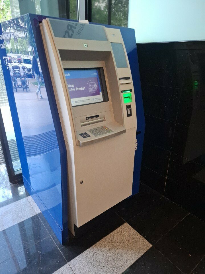 ATM'ler Erste Bank, Novi Sad, foto