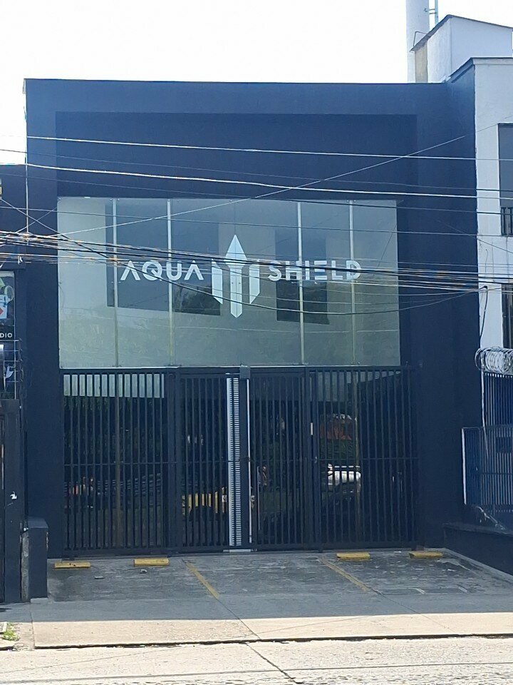 Oto temizleyicisi Aquashield Cali, Cali, foto