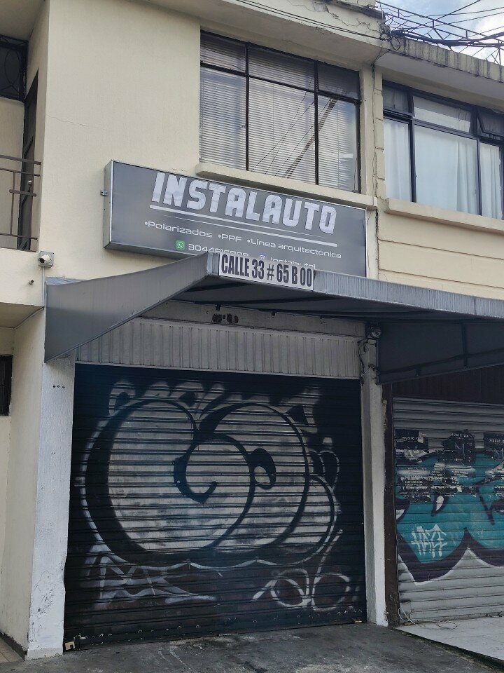 Otomobil servisi Instalauto, Medellin, foto