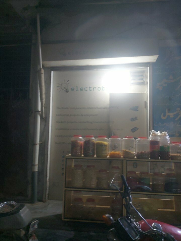 i̇nternet kafeler Electrobist Online Store, Lahor, foto