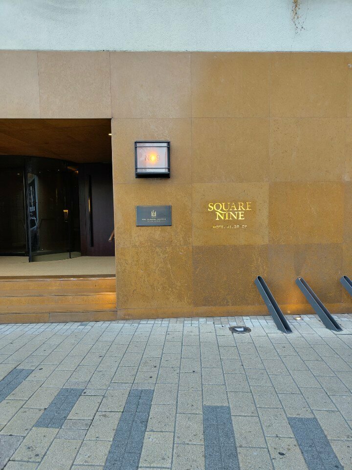 Kafe Beli meda, Belgrad, foto