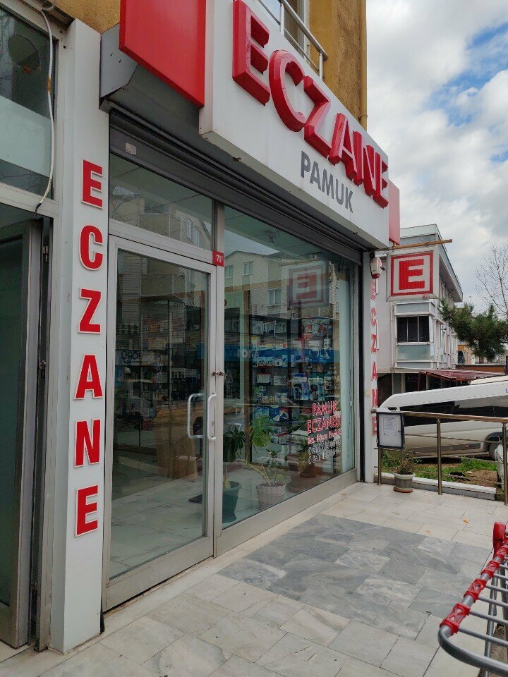Eczaneler Pamuk Eczanesi, İstanbul, foto
