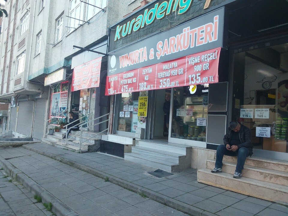 Kanatlı hayvan ürünleri ve yumurta 3em Aksarı Yumurta & Şarküteri, İstanbul, foto